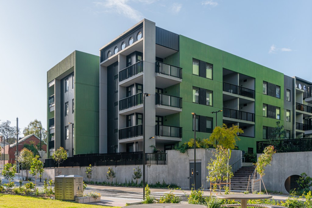 Mondoclad - Custom Clad