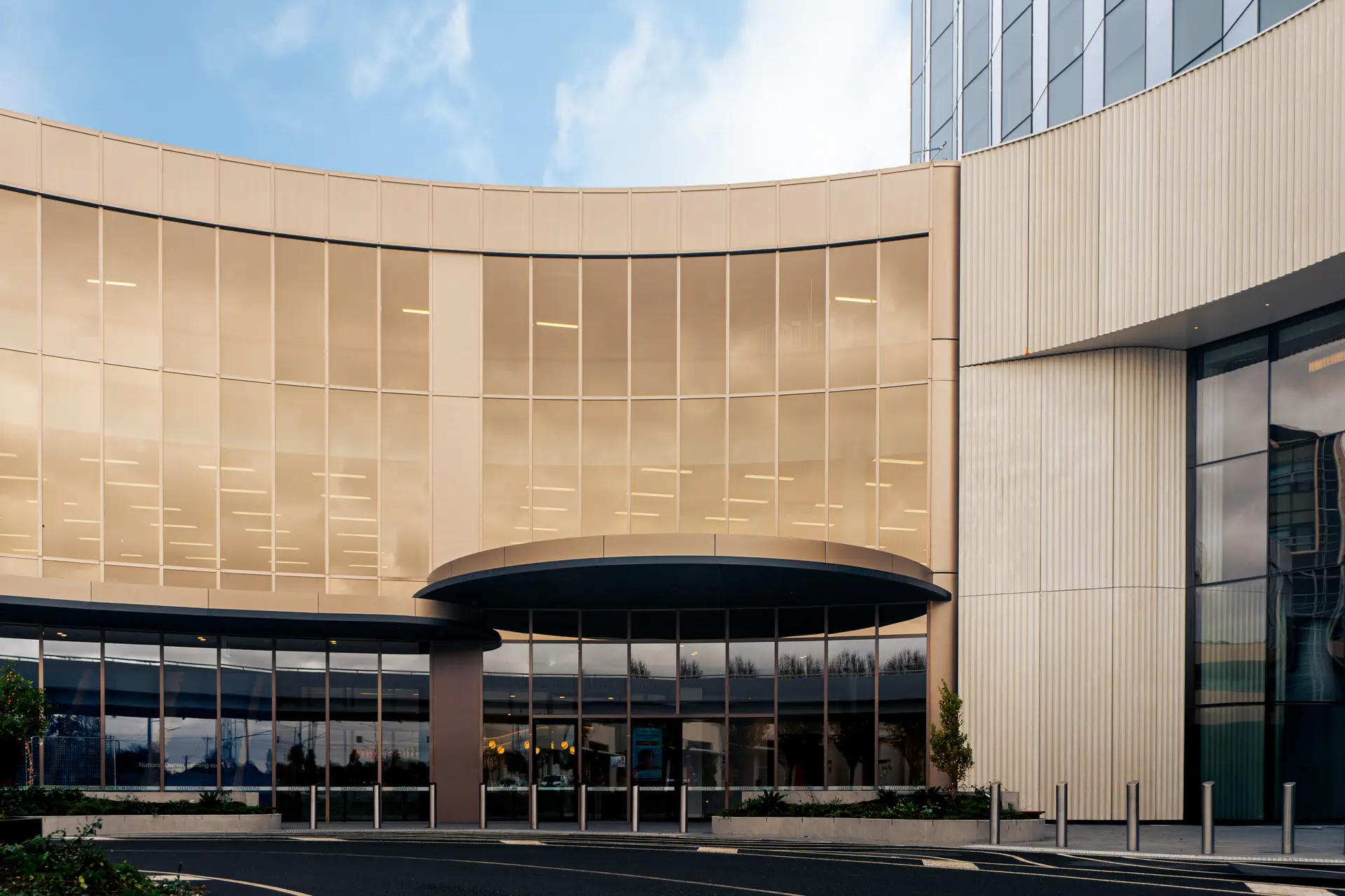 Chadstone One Middle Road - Custom Clad