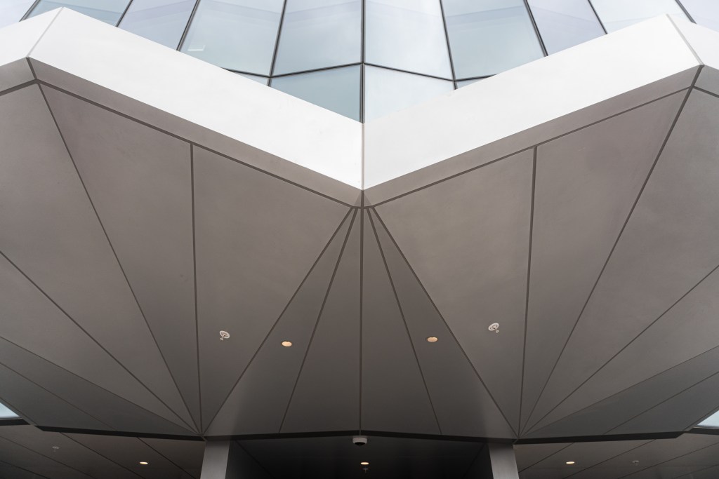 Chadstone One Middle Road - Custom Clad